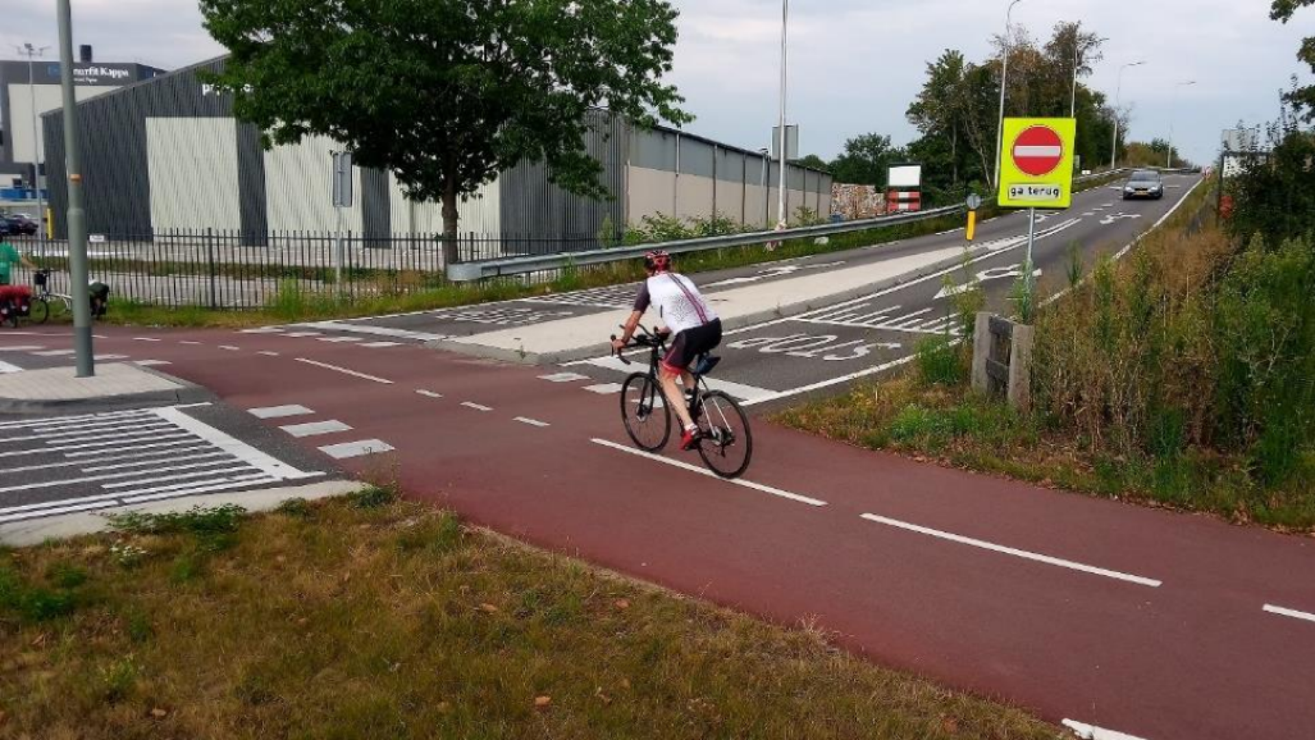 ECF cycle infrastructure factsheet: at-grade, uncontrolled crossings - ECF
